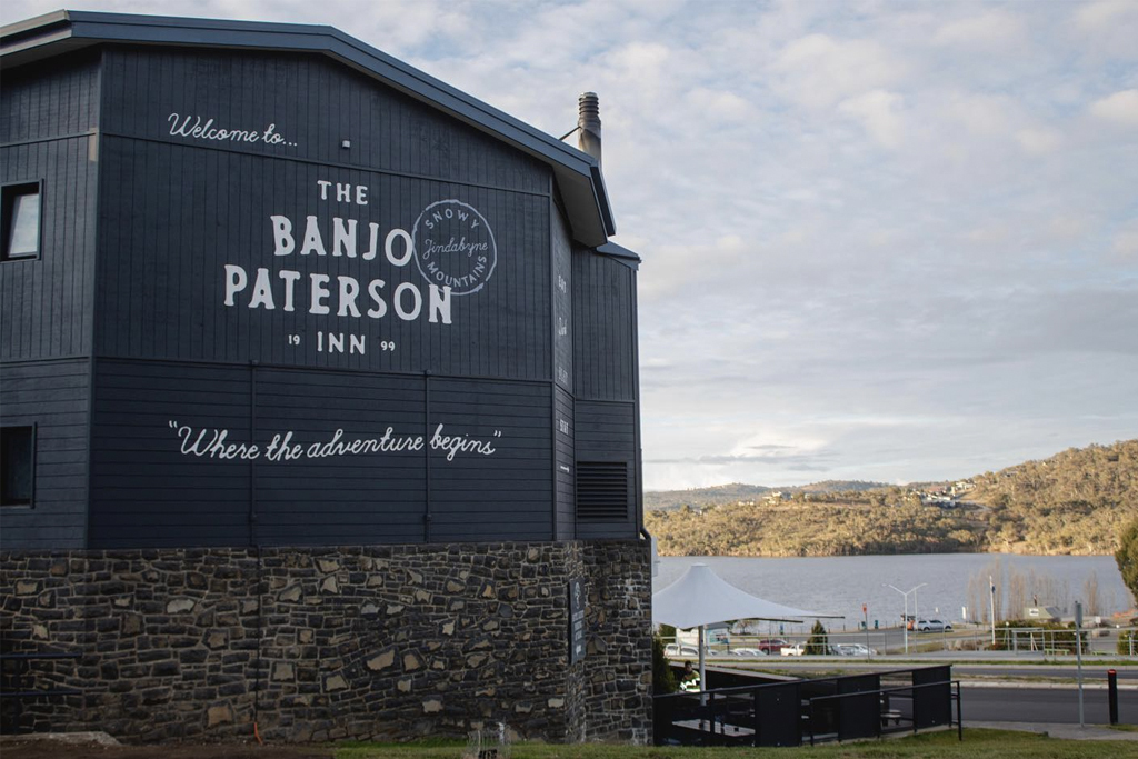 Looking for a Feed? Find the Best Country Pubs | Snowy Mountains